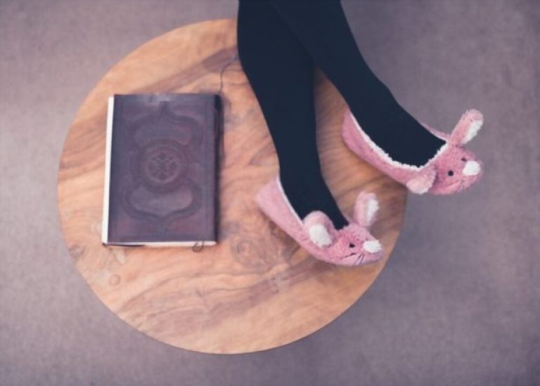 7 Types Of House Slippers: Differences Explained - The Shoe Box NYC