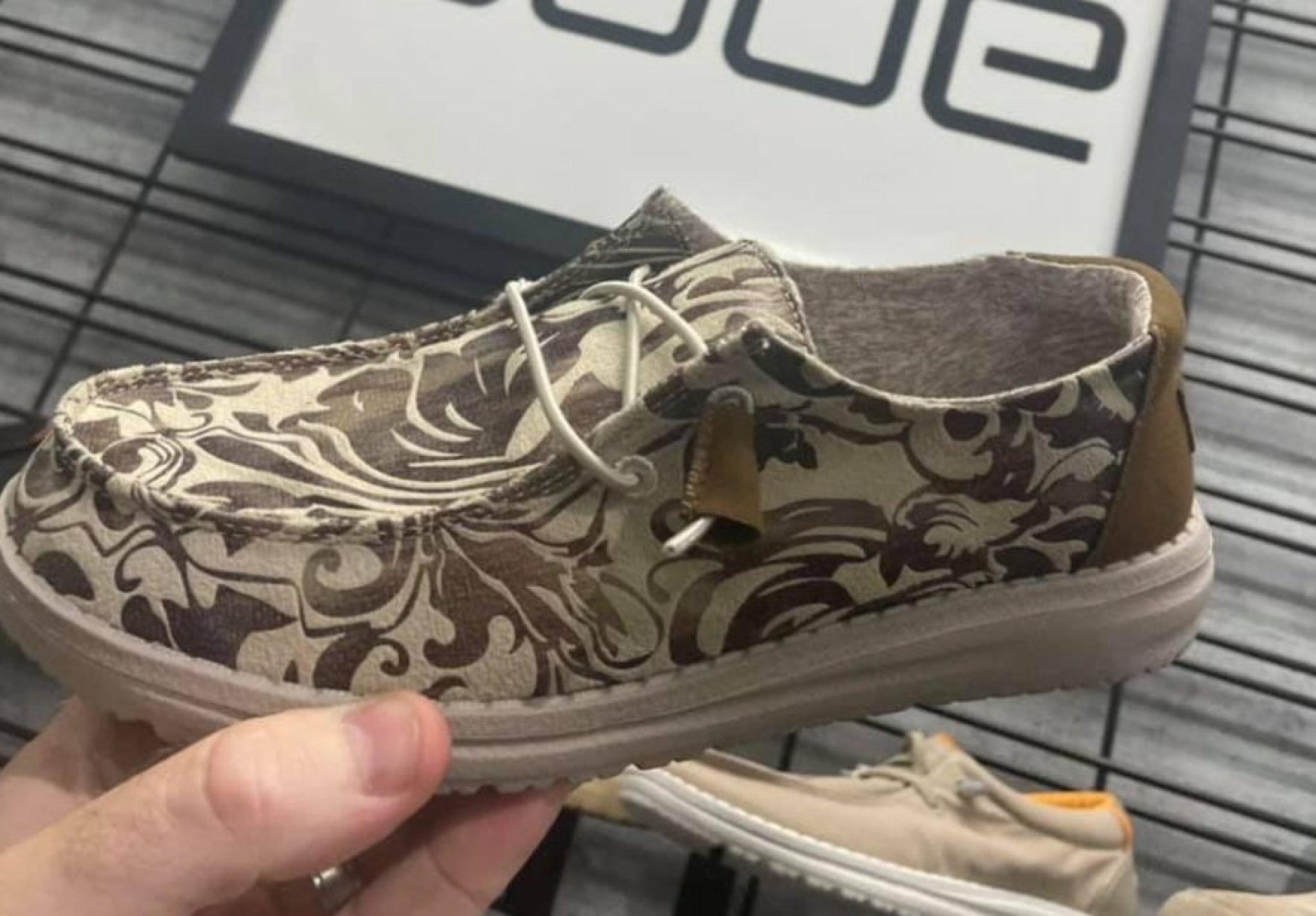 Hey Dude Shoe Size Chart: How Comfortable Are Hey Dude Shoes? - The ...