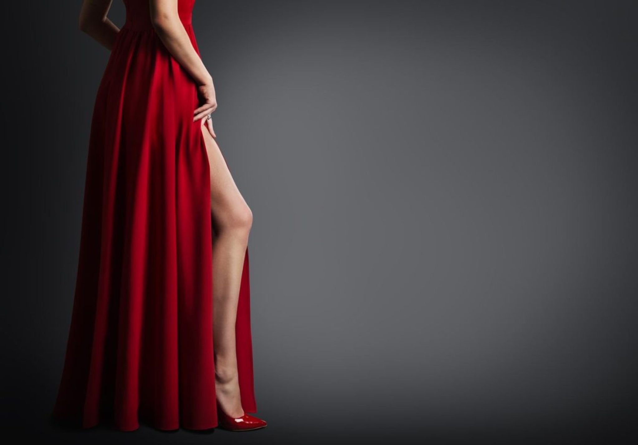 How to Wear Red Pumps: 16 Ways That Make You Look More Flattering - The ...
