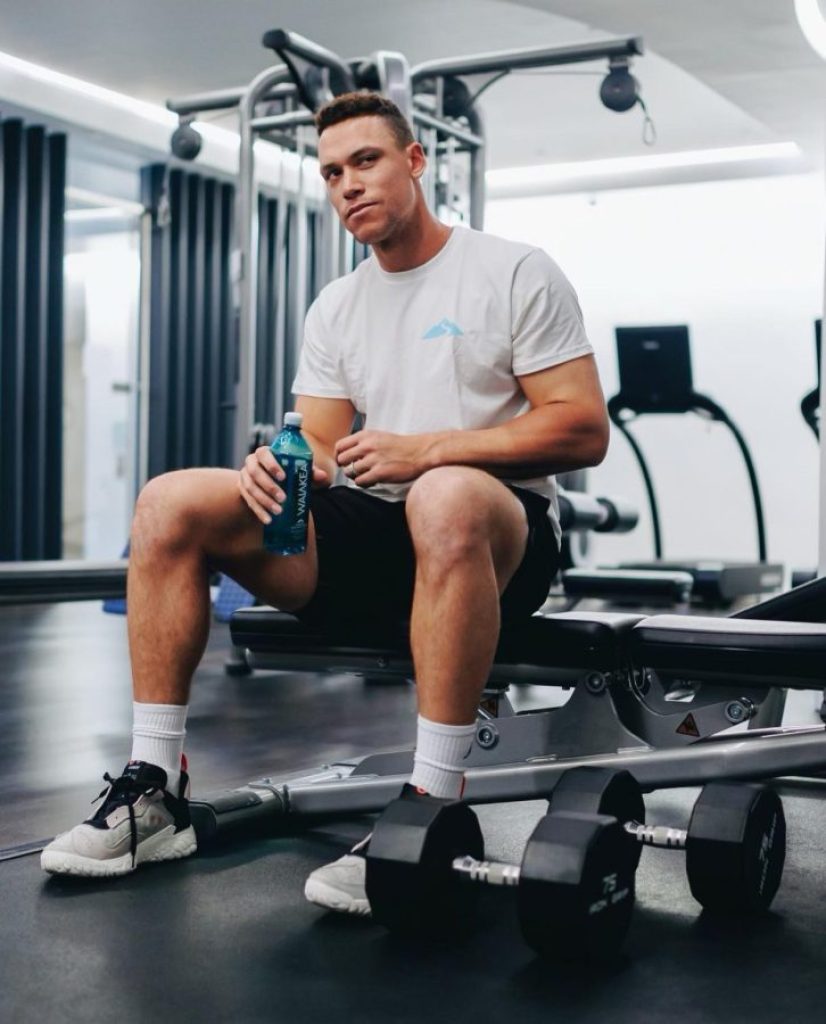 Aaron Judge Shoe Size: Difficulty of Aaron Judge when Buying Shoes ...