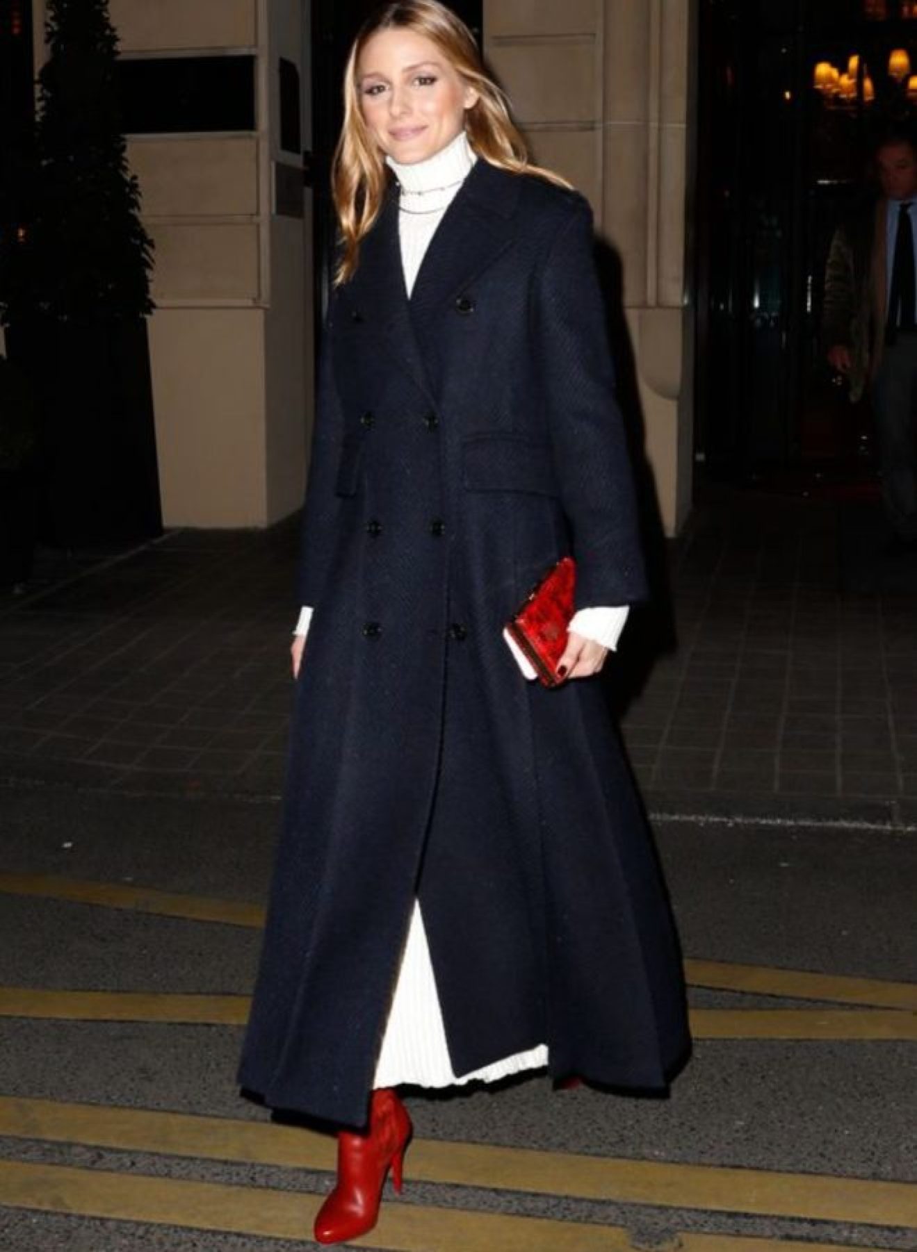 40 Outfits With Red Shoes For 2023 - The Shoe Box NYC