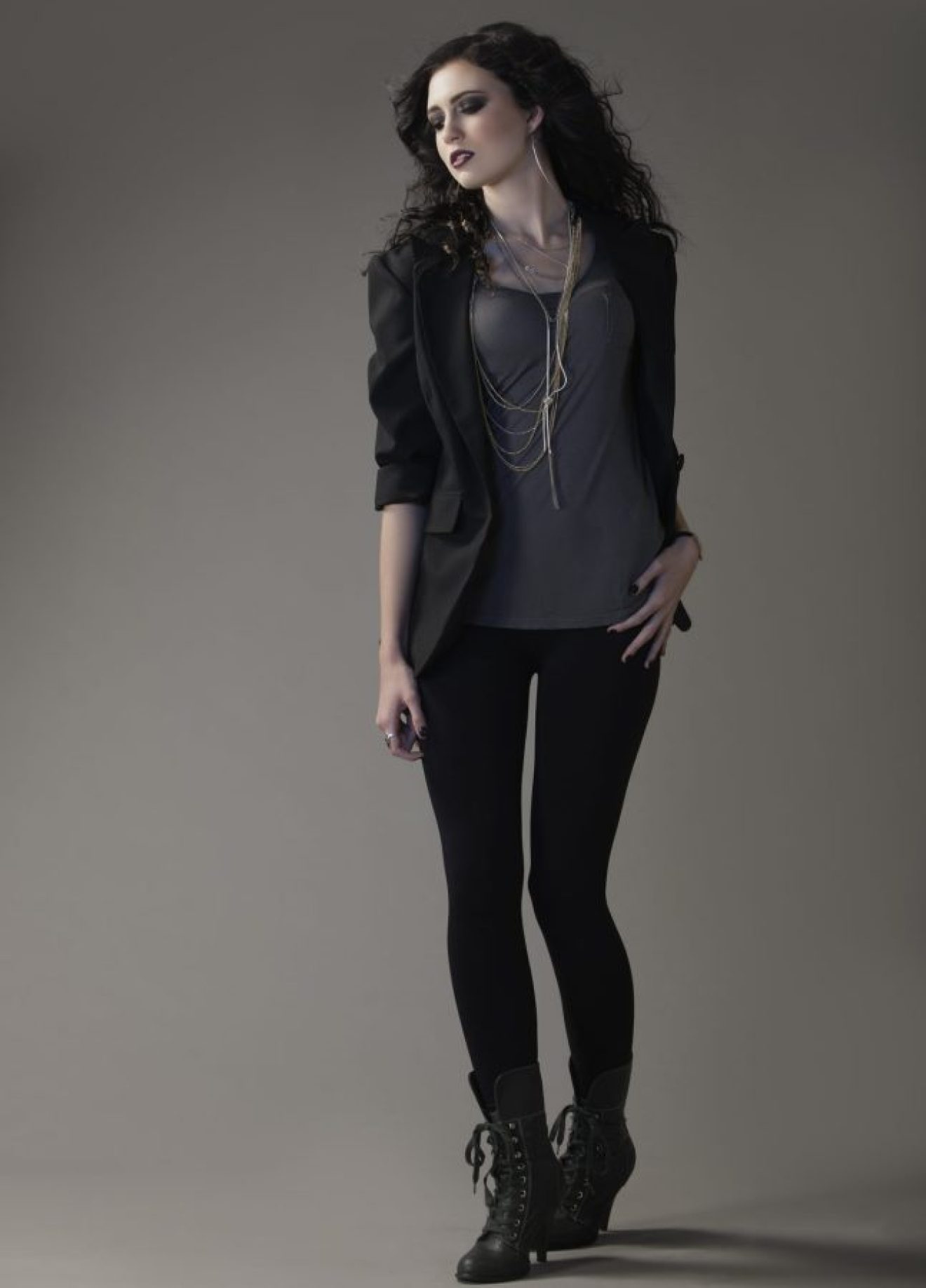 What Chic Style And The Differences Between Fashion and Style? - The Shoe Box NYC