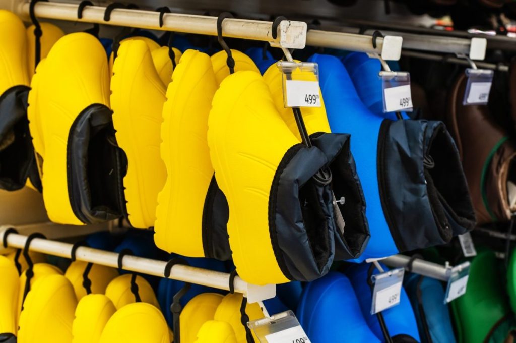 How To Choose The Right Shower Shoes for Women? - The Shoe Box NYC